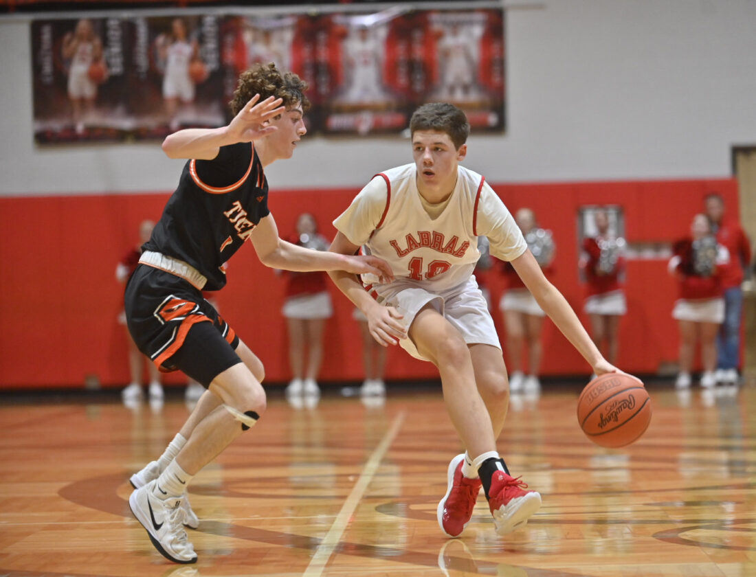 LaBrae goes wire-to-wire in dominant district semifinal victory vs ...